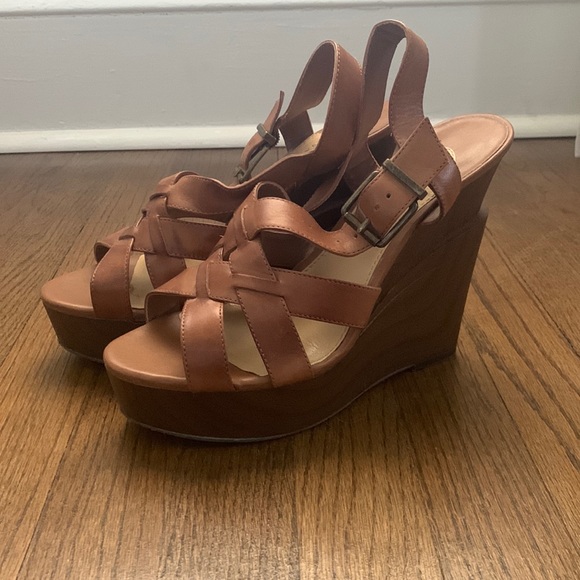Gianni Bini | Shoes | Gianni Bini Leather Platform Wedge Sandal 95 ...